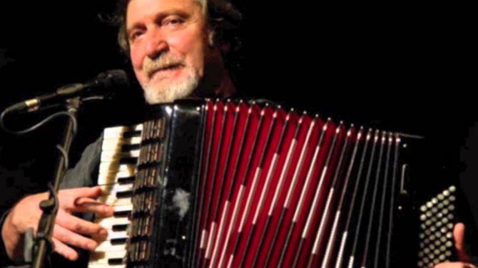 Musica popolare, il cantastorie Gualtiero Bertelli alla Casa del Popolo ...