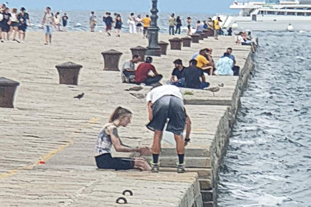 Trieste, flash mob di Extintion Rebellion contro i nuovi progetti SIOT ...