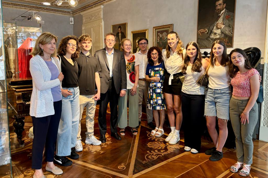 Fruibili da oggi i pannelli tradotti dagli studenti del Liceo Petrarca ...